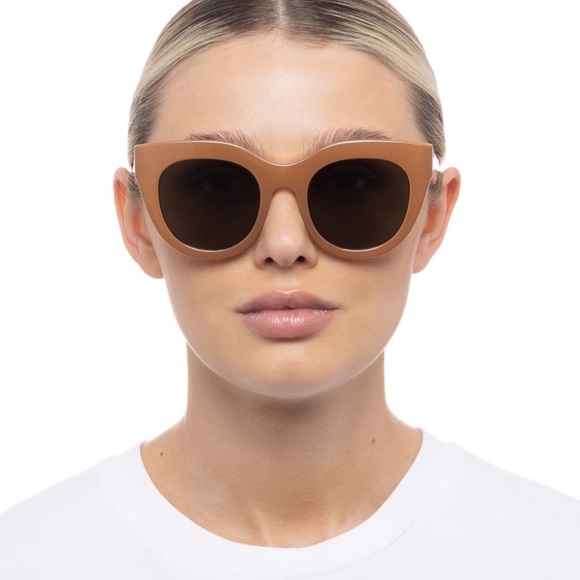 Le Specs | Accessories | Nwt Le Specs Air Heart Sunglasses Caramel ...